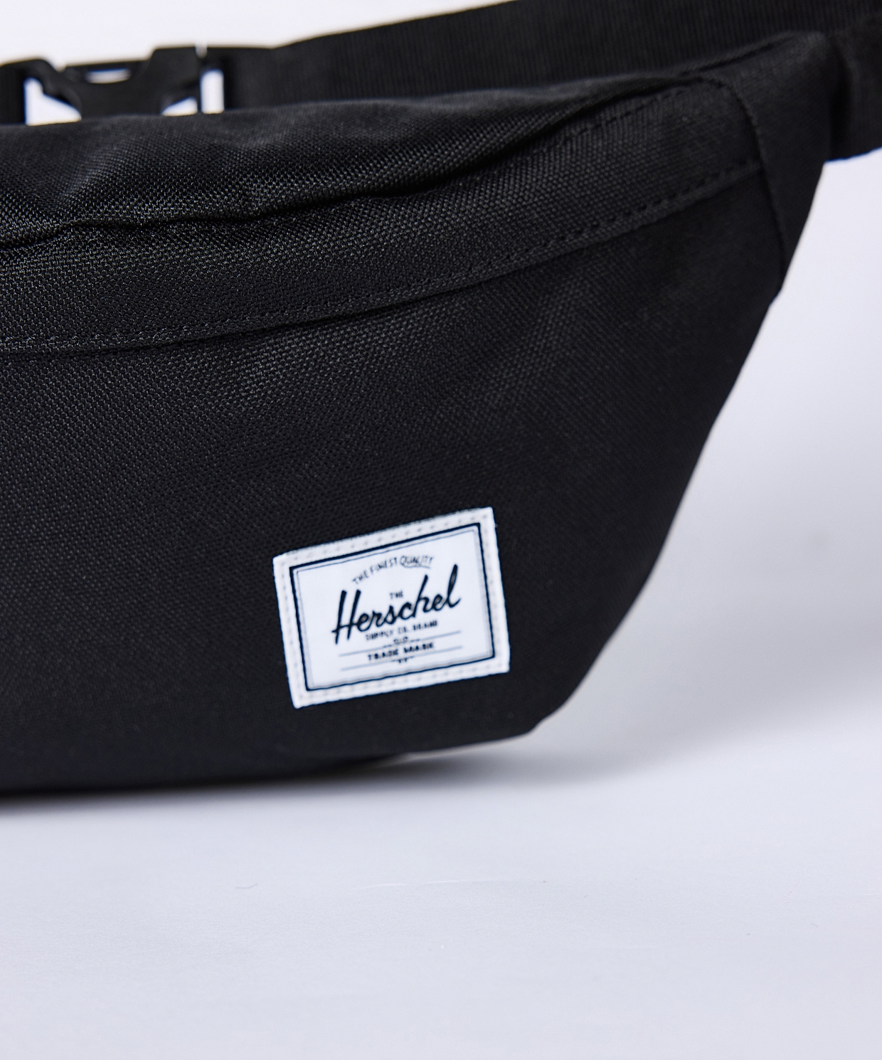 Herschel Classic Hip Pack | UNISEX | 11382-00001-OS-001 | Sneaks Up